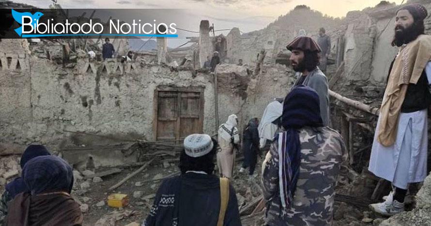 Más de 1.000 muertos, heridos y gente atrapada en los escombros deja ...