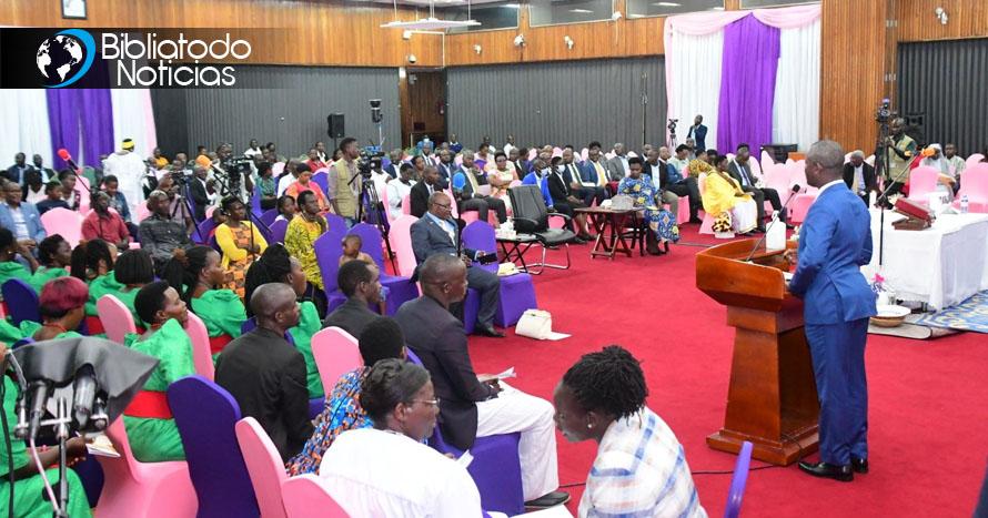 Reverendo predica y exhorta al Parlamento de Uganda a "prepararse para ...