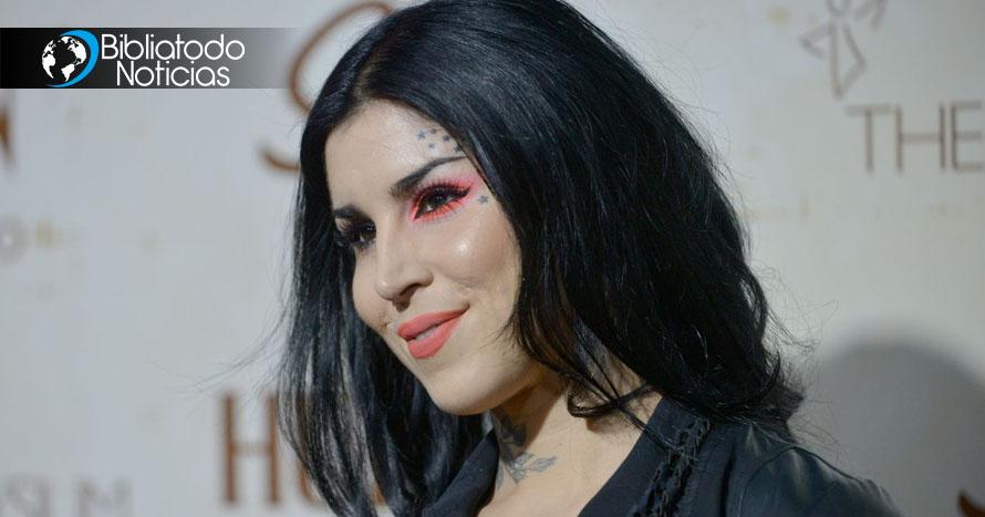 Tras convertirse a Cristo, Kat Von D tapa sus tatuajes y se deshace de ...