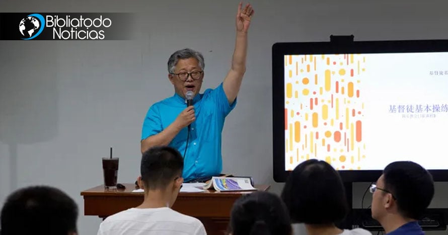 Pastor chino encarcelado al fin recibe una Biblia en prisión tras 8 ...