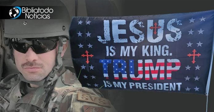 Sargento de EE.UU recibe orden de quitar la bandera “Jesús es Rey” de ...