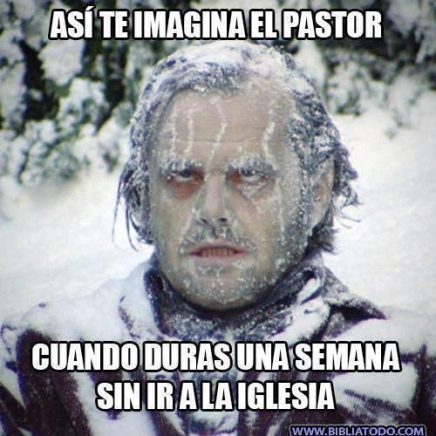 Cuando te vas a salir en medio de la predica y te encuentras al Pastor ...